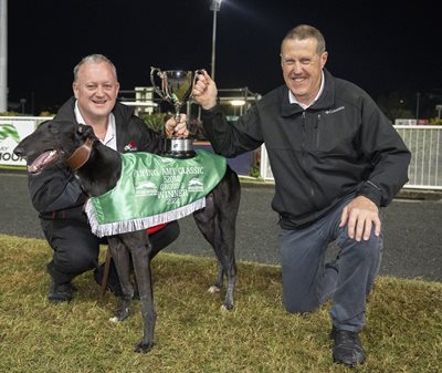 ‘Man’ gets Flying Amy ‘Photo’